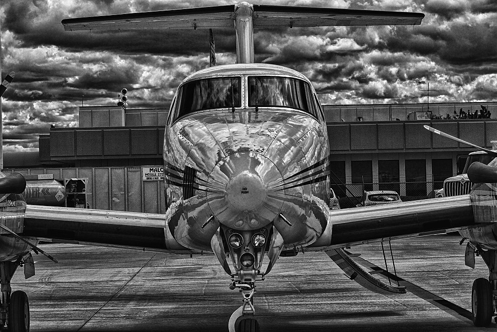 The life of a private jet pilot: navigating the skies with precision ...